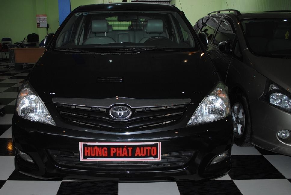 Toyota Innova 2010 G