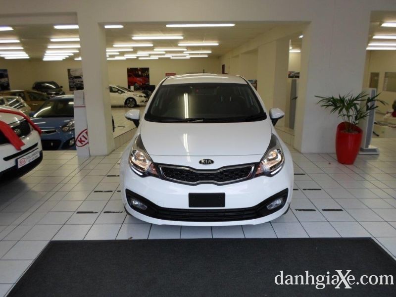 KIA Rio Hatchback GAT 2012
