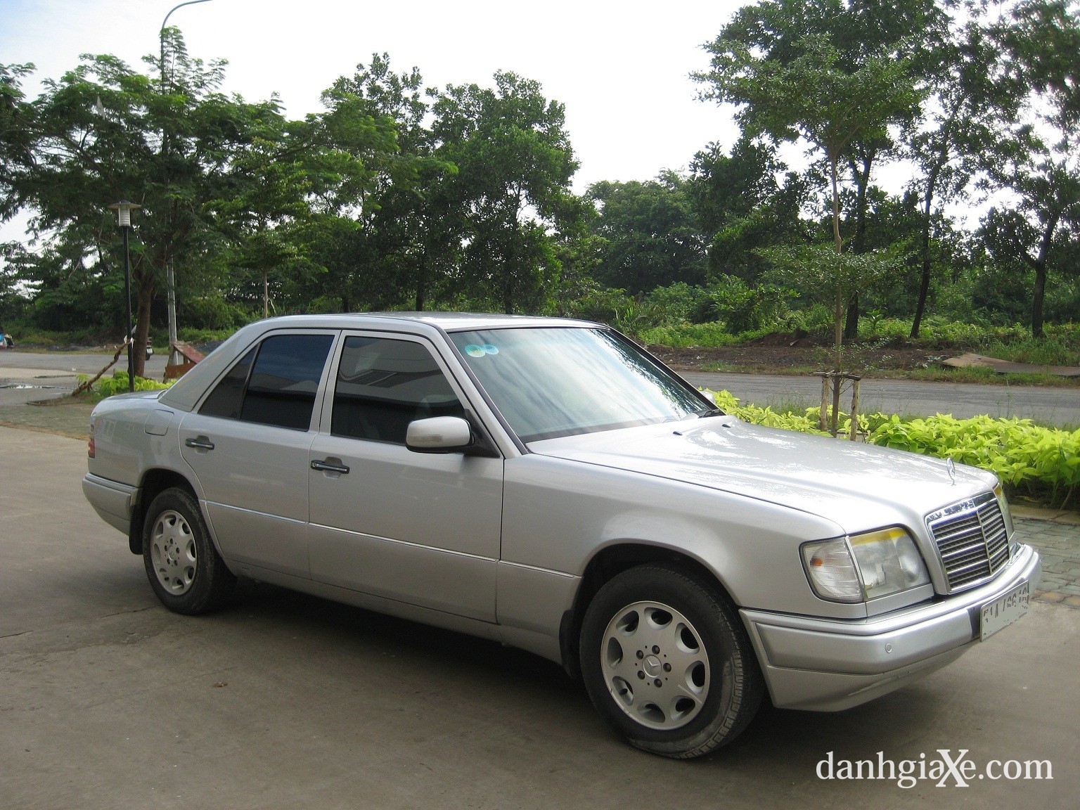Mercedes-Benz E-class 1994 E220