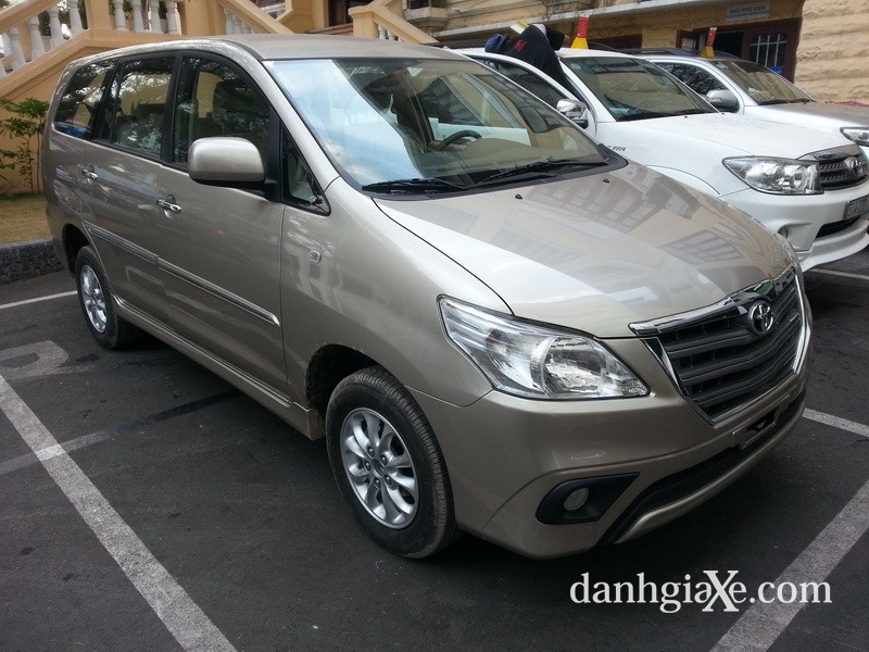 Toyota Innova G 2014