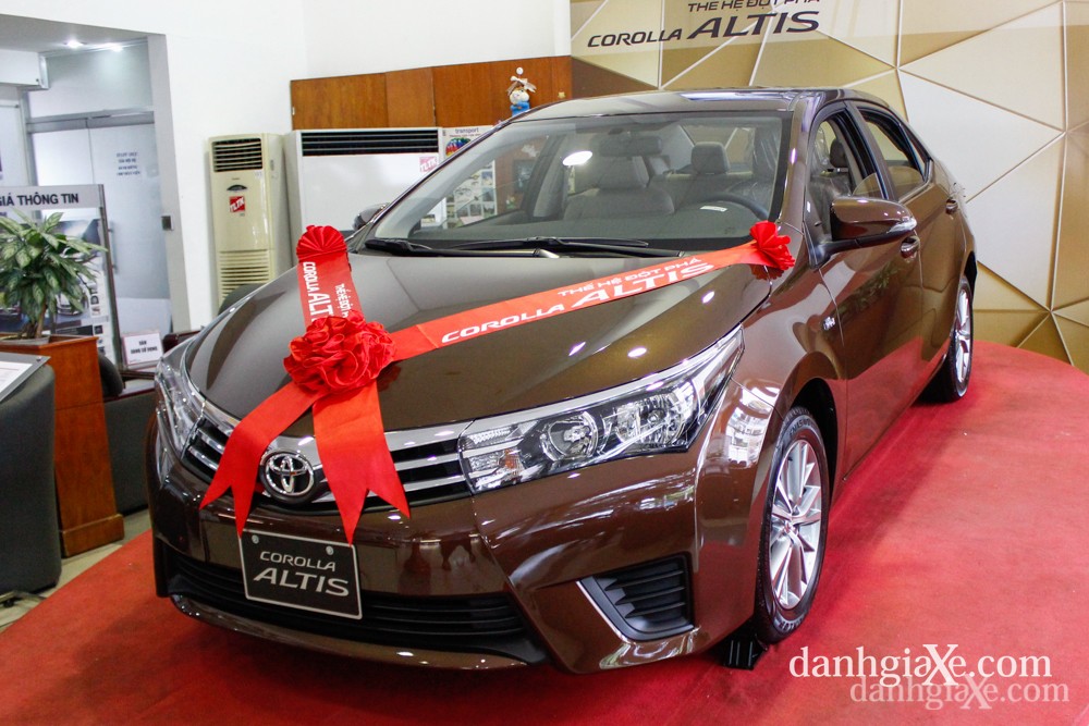 Toyota Altis 1.8G MT 2015