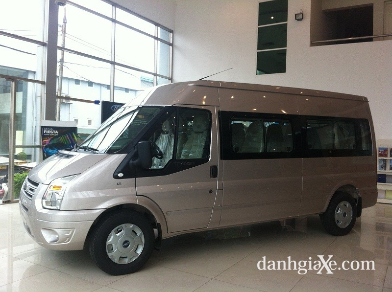 Ford Transit Cao cấp 2015