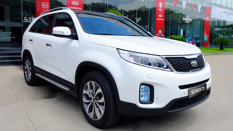 Kia Sorento cập nhật thiết kế mới, ưu đãi 39 triệu đồng