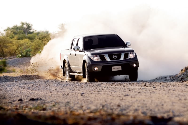 [Đánh giá chi tiết] Nissan Navara 2012